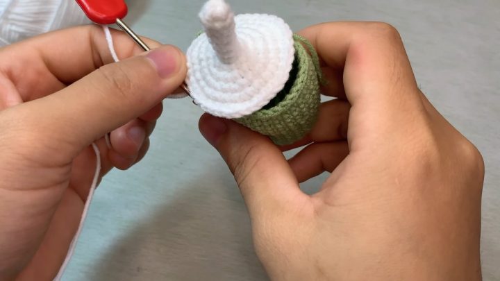 Super Easy Crochet Milk Tea Keychain Pattern for Cute Decor - The Cochetry